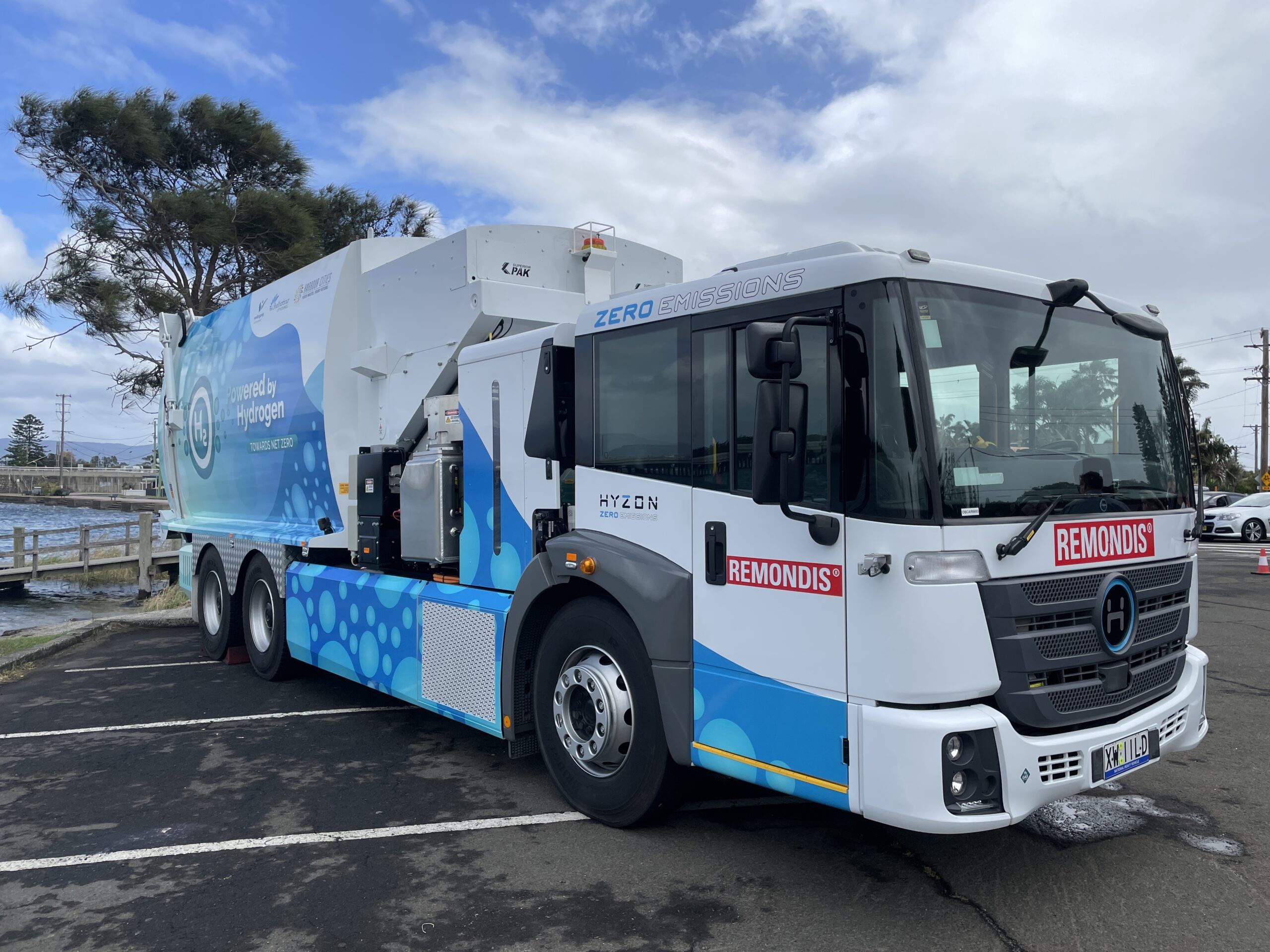 Hydrogen-Powered Waste Truck Commences Duties - Heavy Vehicle Industry ...